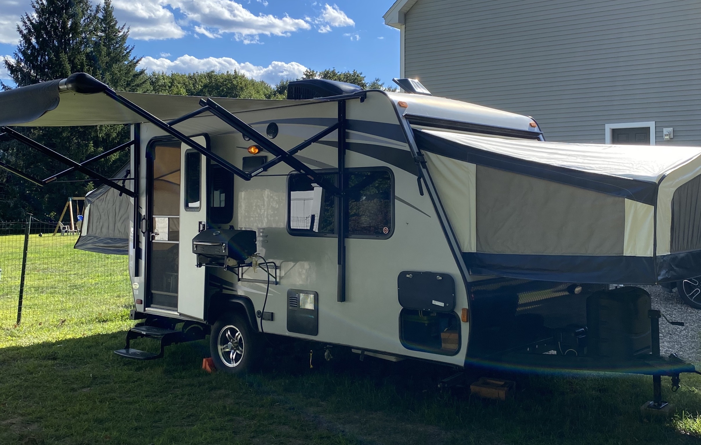 Solaire 147X For Sale - Palomino RVs - RV Trader