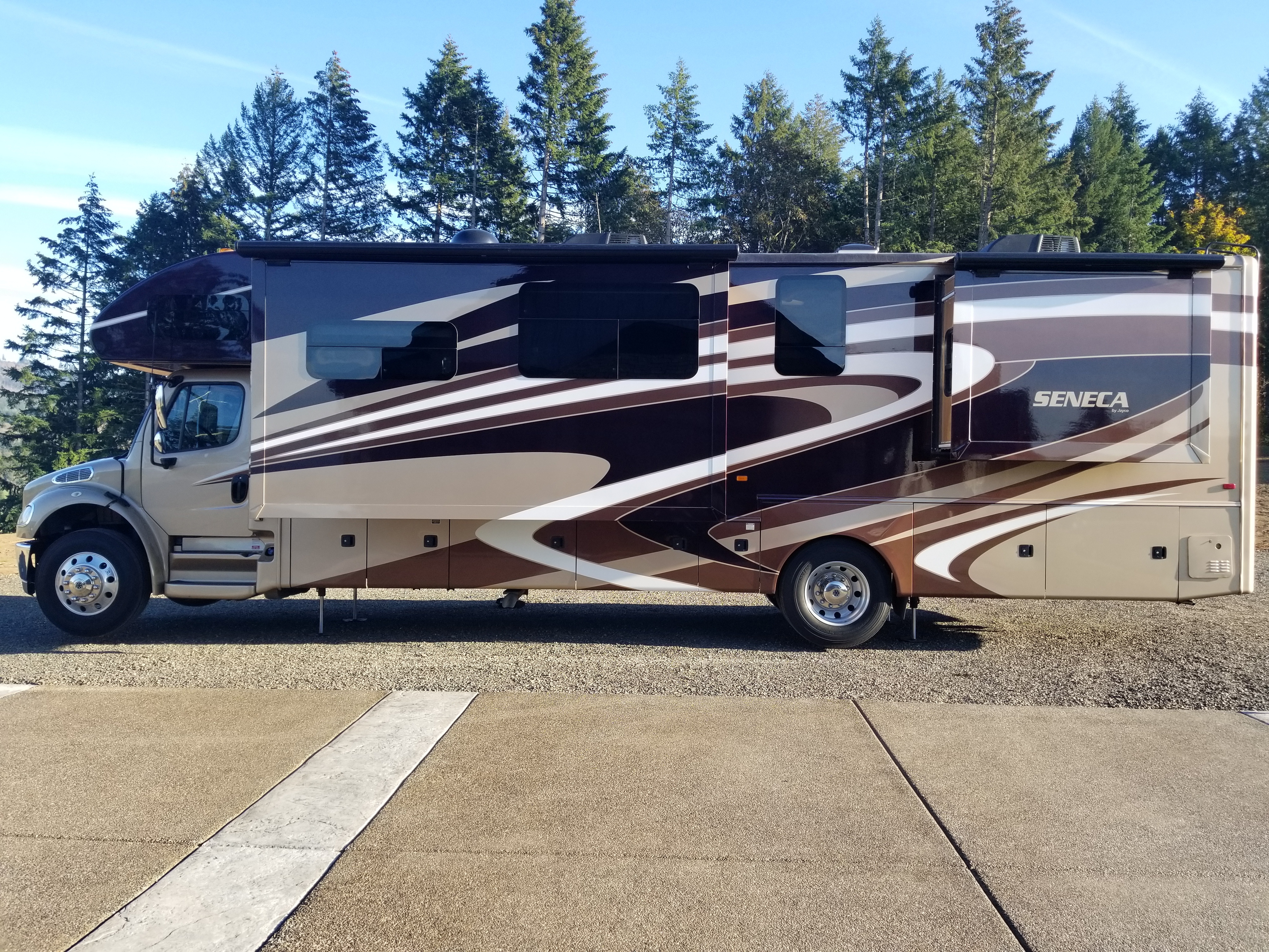 Seneca 37M For Sale - Jayco Class C Motorhomes - RV Trader