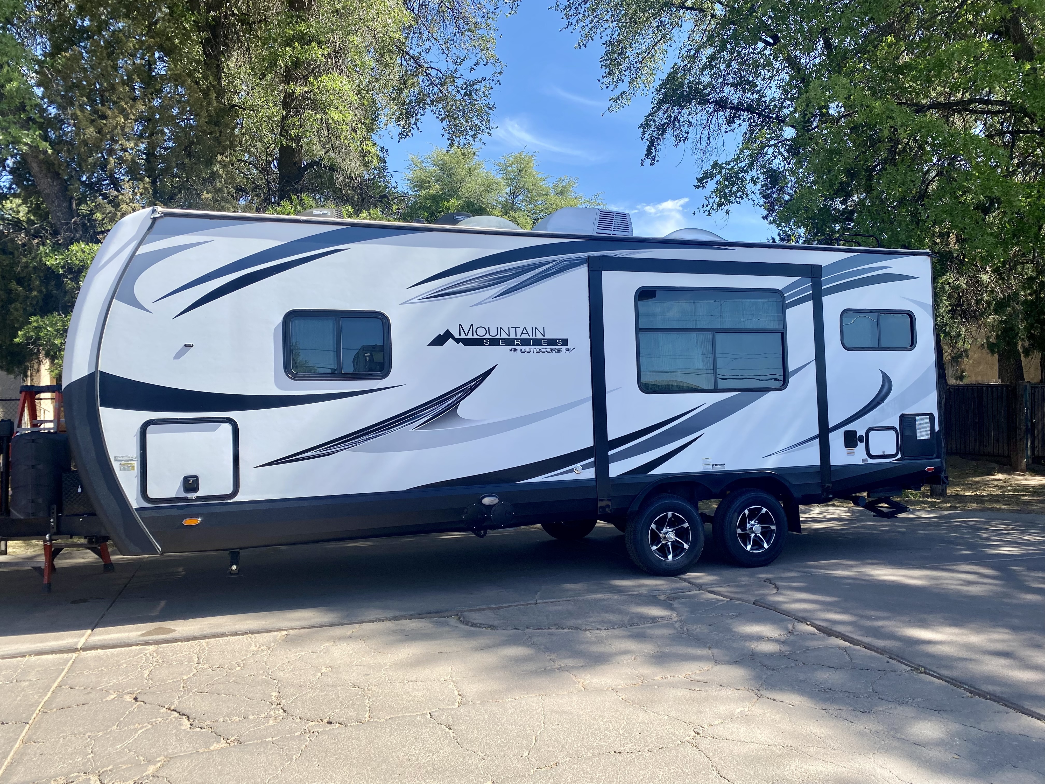 Used Outdoors Rv Manufacturing For Sale - Outdoors Rv Manufacturing ...