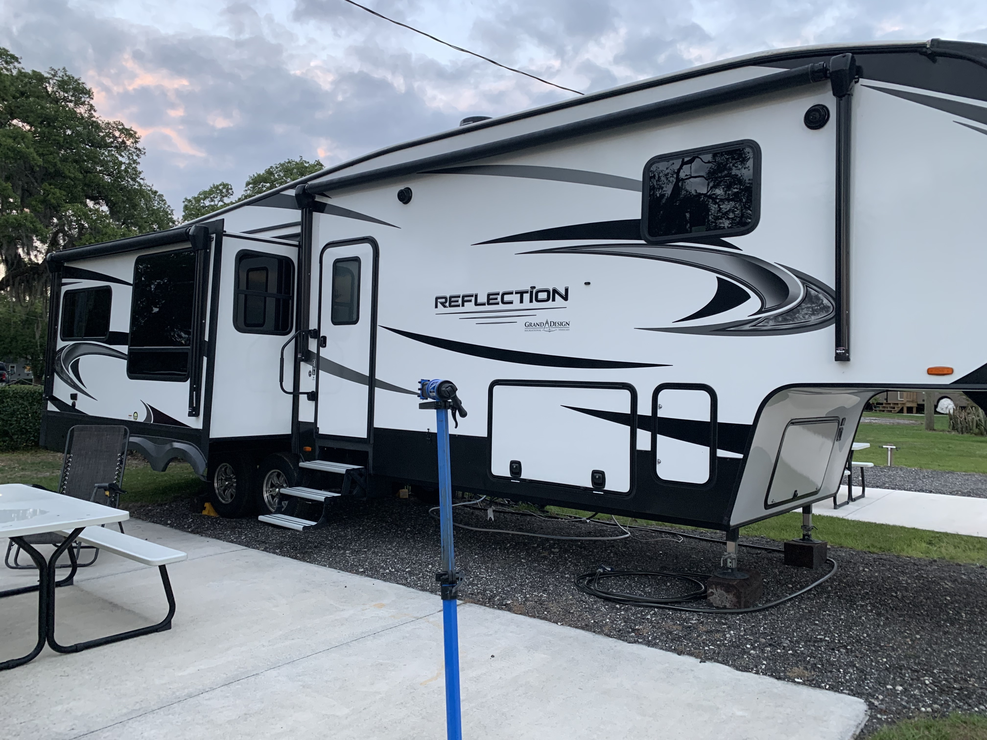 Reflection 337RLS For Sale - Grand Design RVs Near Me - RV Trader