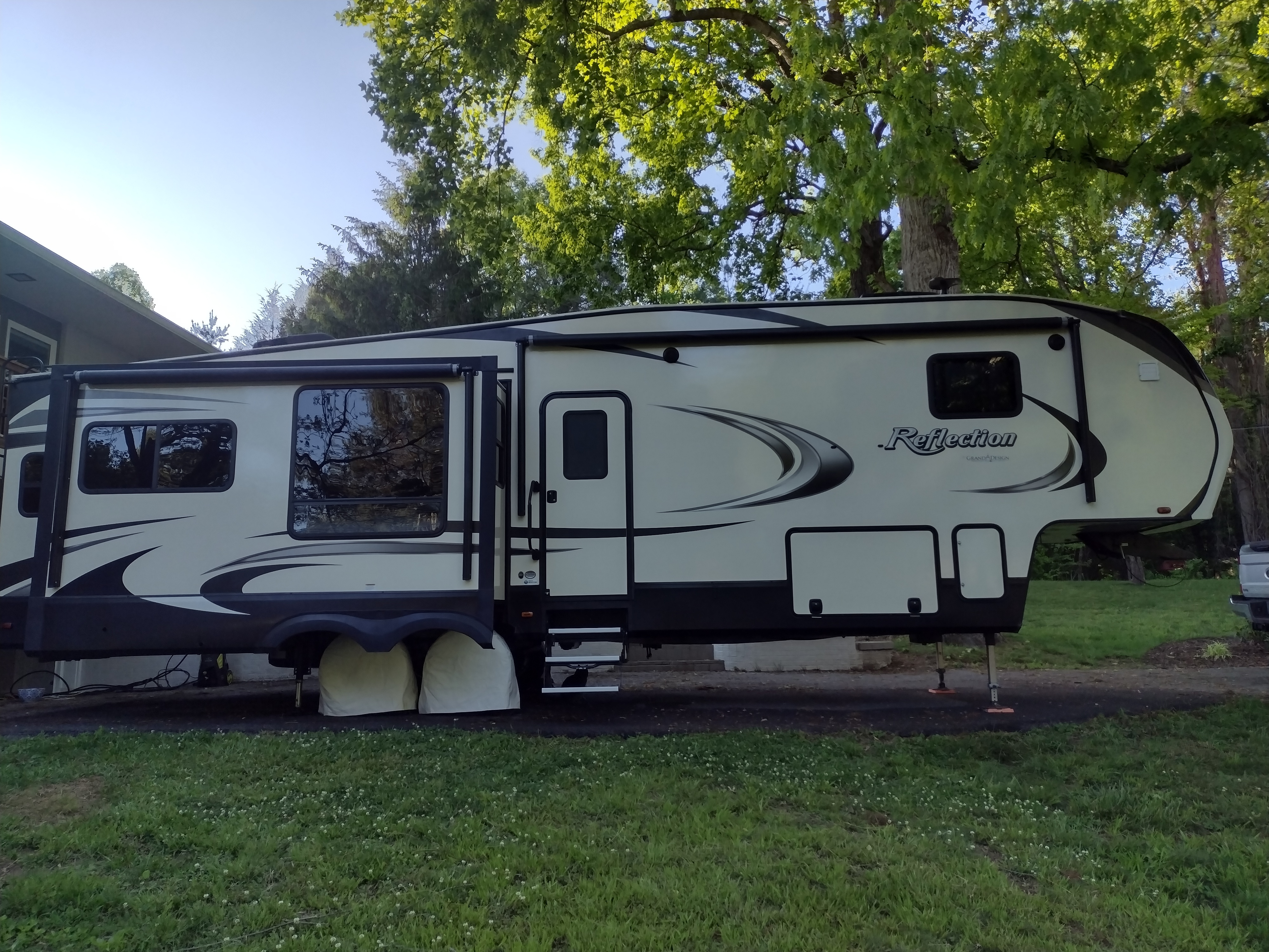 Reflection 337RLS For Sale - Grand Design Fifth Wheels Near Me - RV Trader