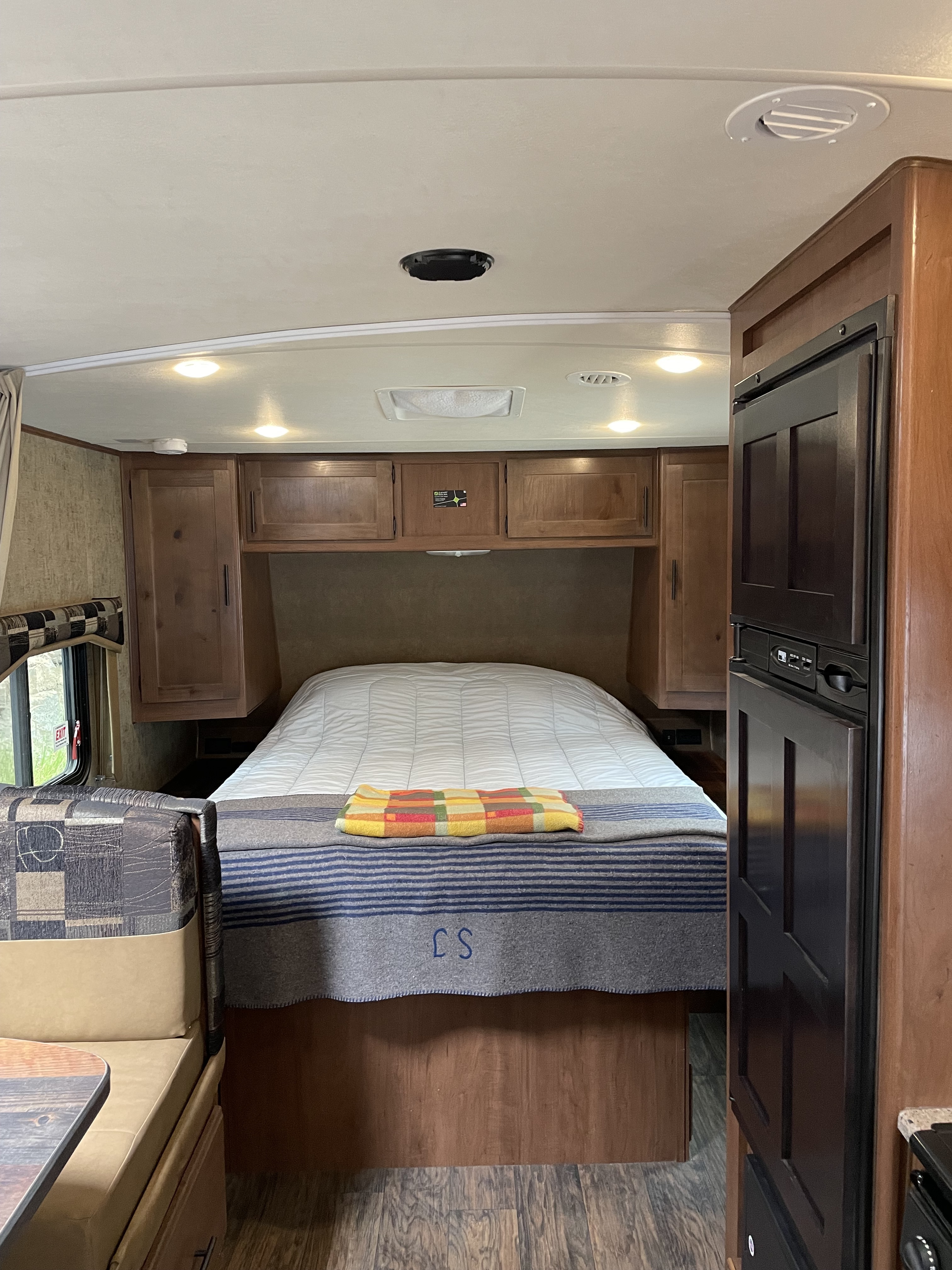 Creek Side 21RBS For Sale - Outdoors Rv Manufacturing Travel Trailers ...