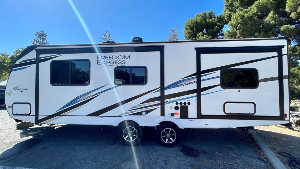 Freedom Express Ultra Lite 259FKDS For Sale - Coachmen RVs Near Me - RV ...