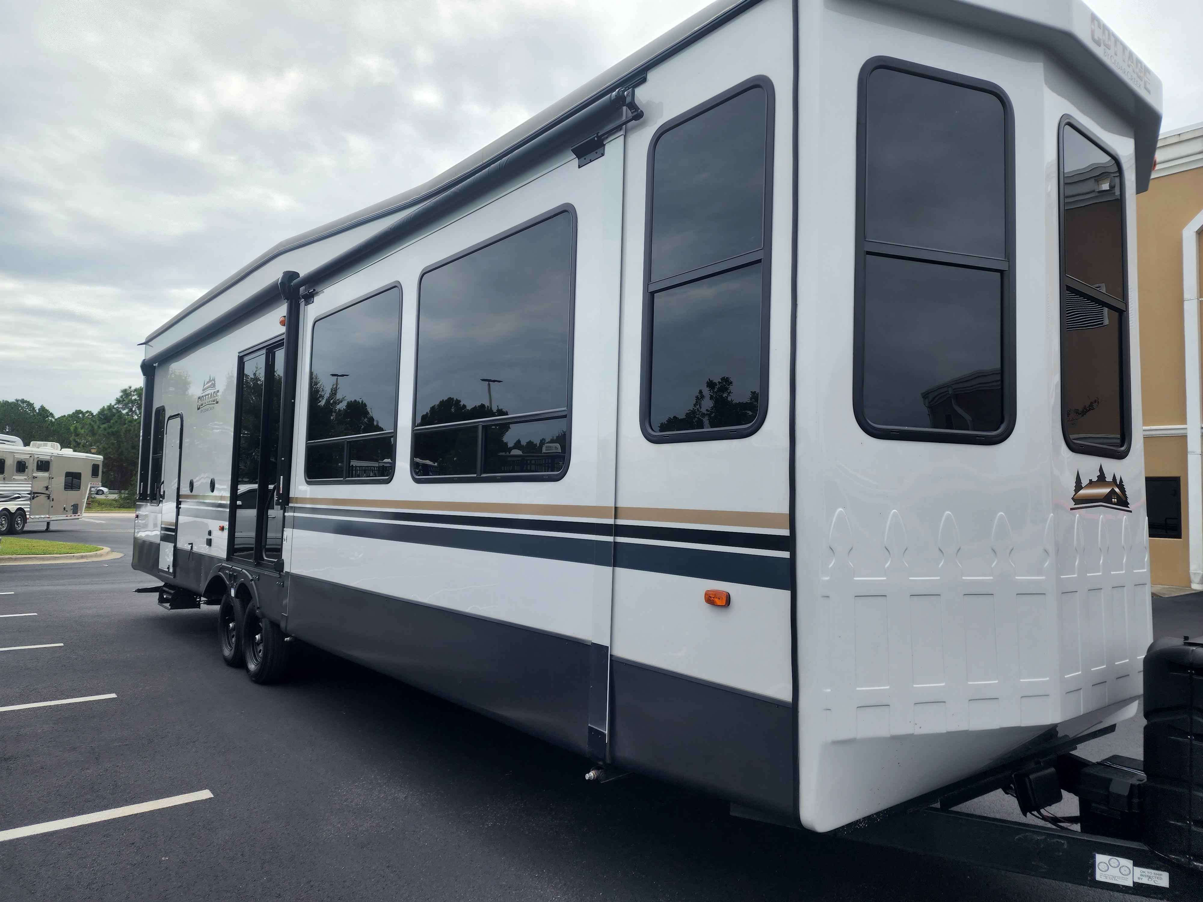 2022 Forest River CEDAR CREEK COTTAGE 40CDL, Deltona - 5023790085 ...